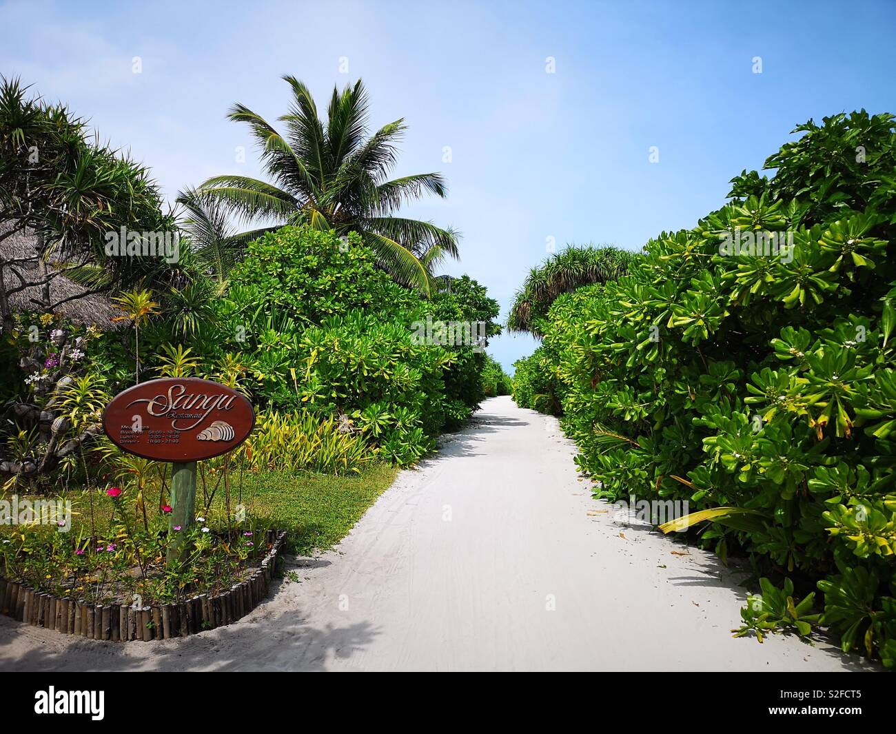 Kuredu island hi-res stock photography and images - Alamy