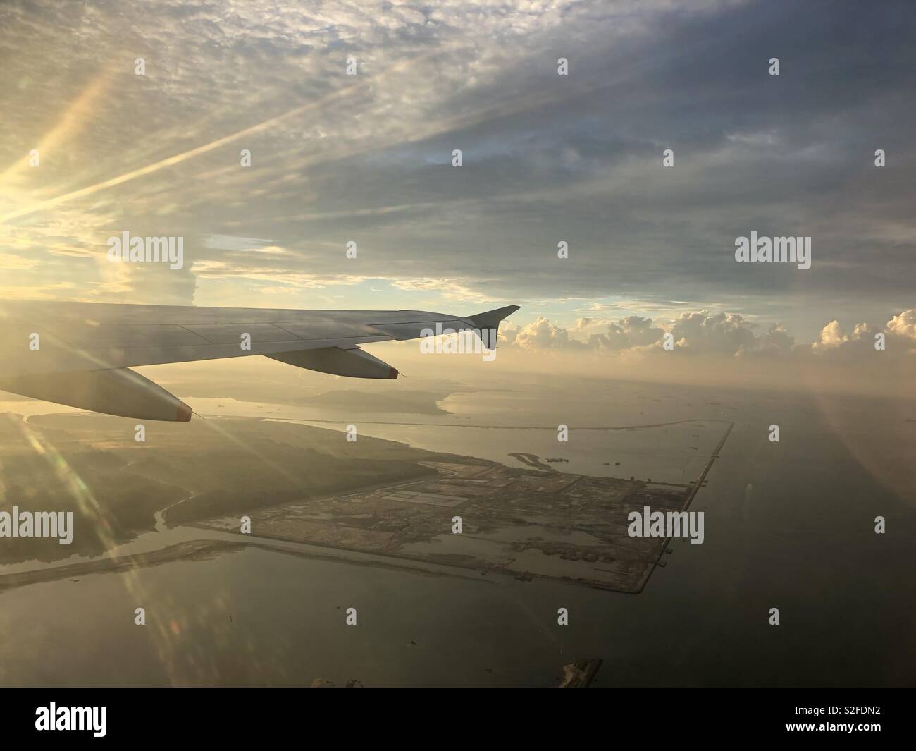 From the window of airplane hi-res stock photography and images - Alamy