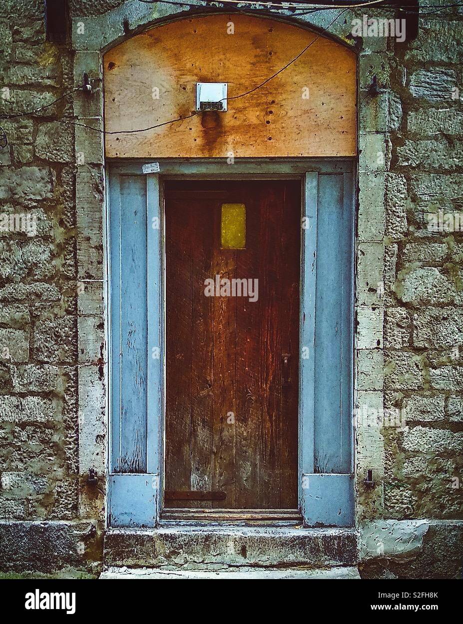 Condemned door hi-res stock photography and images - Alamy
