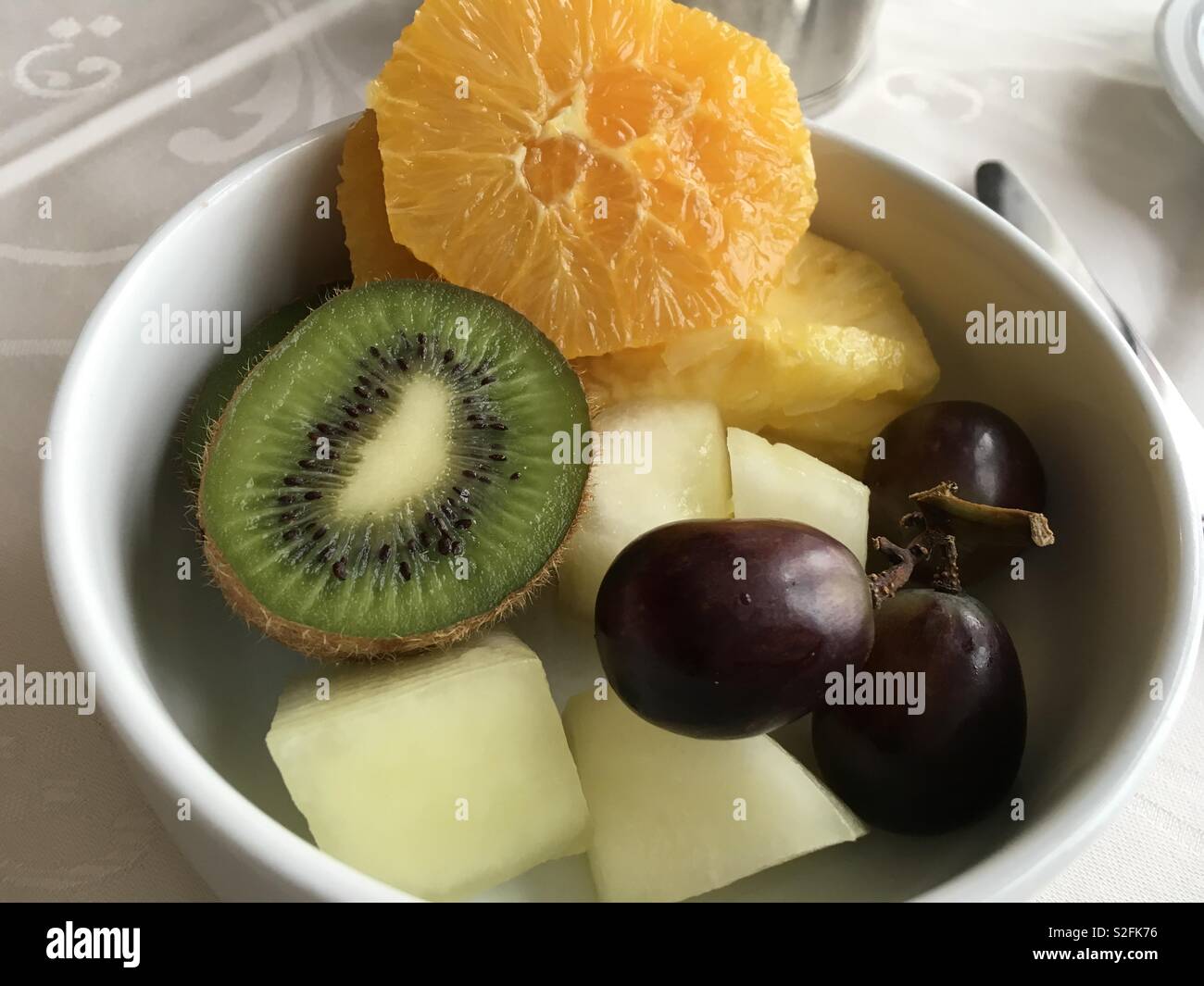 Breakfast fruit bowl Stock Photo - Alamy