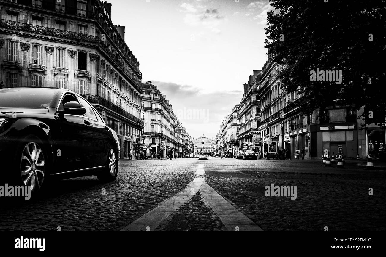 Bnw paris hi-res stock photography and images - Alamy