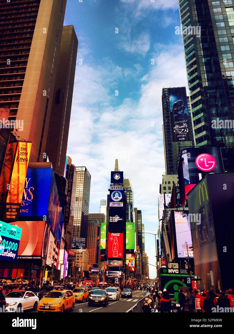 Traffic and visitors in Times Square, NYC, USA Stock Photo - Alamy