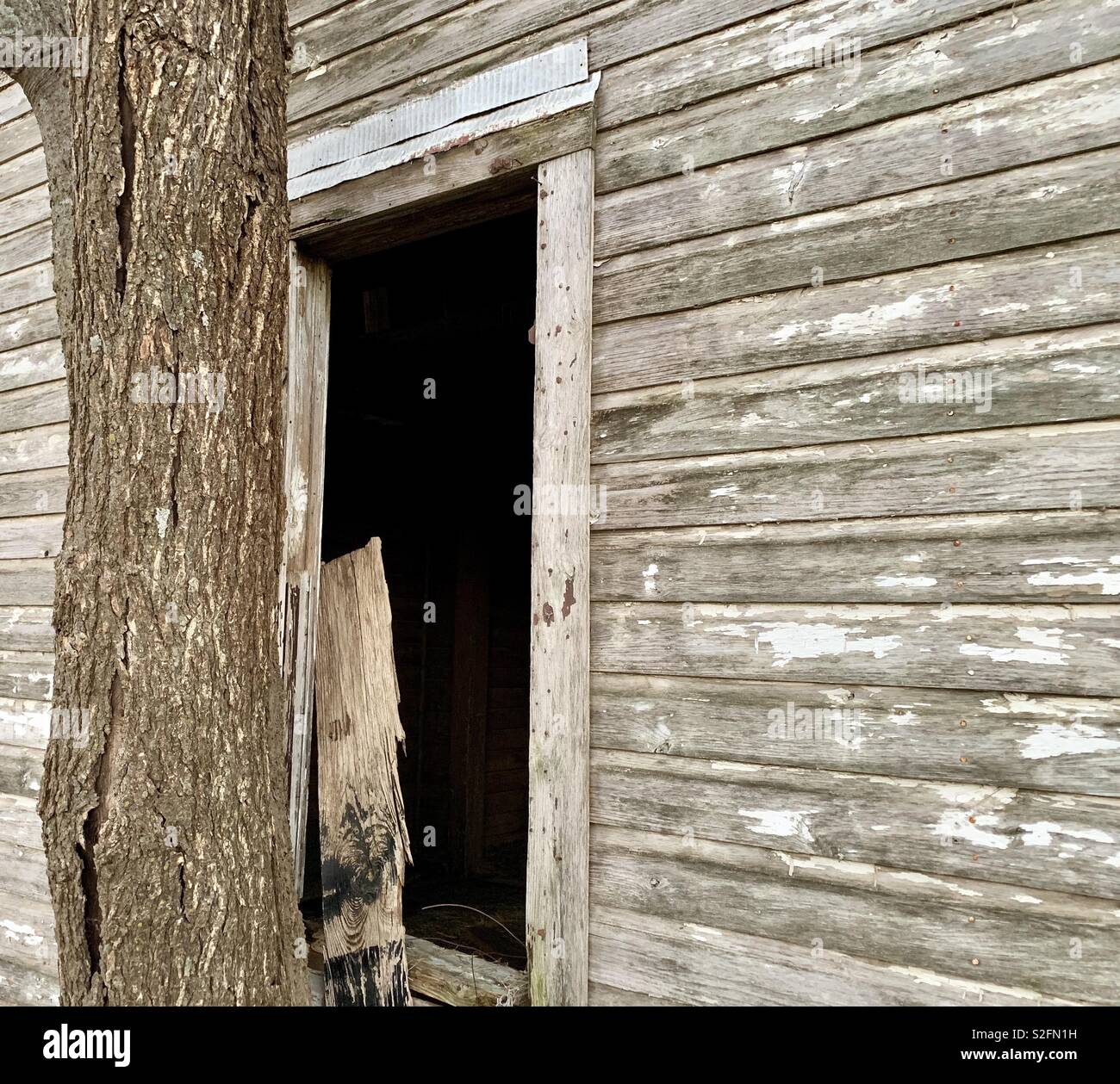 Empty window hi-res stock photography and images - Alamy