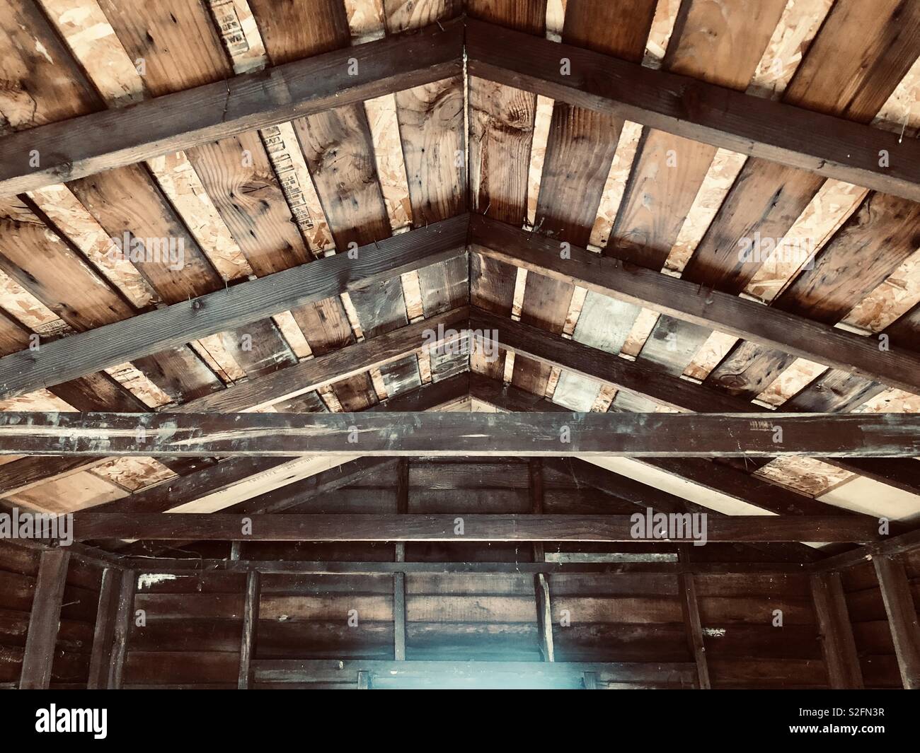 Barn rafters hi-res stock photography and images - Alamy