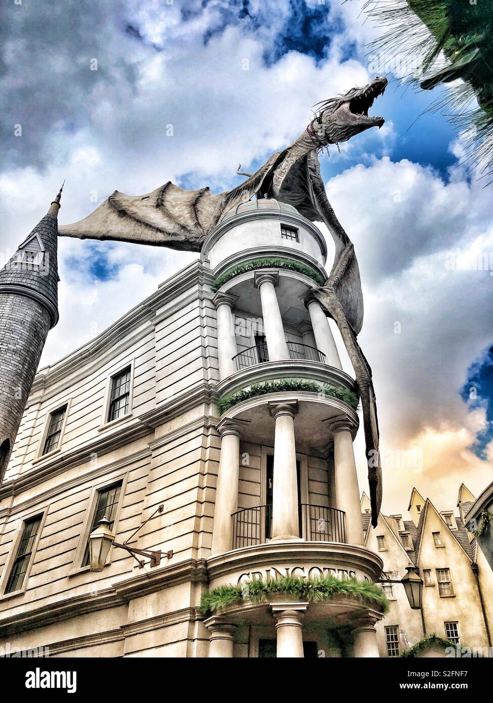 Universal studios gringotts bank hi-res stock photography and images ...