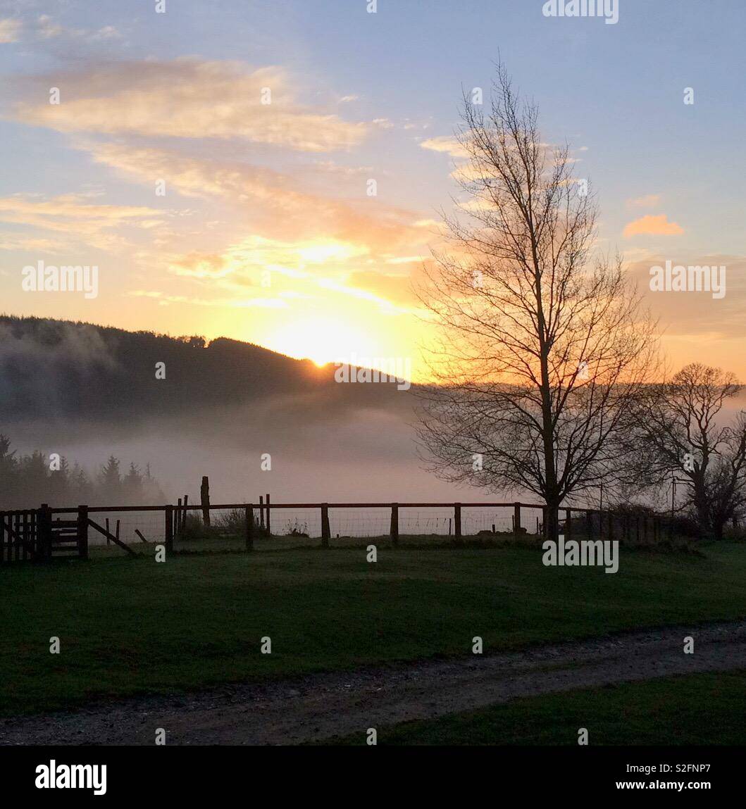 Yorkshire sunrise hi-res stock photography and images - Alamy