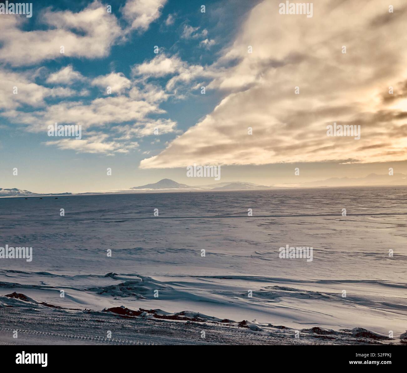 Mount terror antarctica hi-res stock photography and images - Alamy