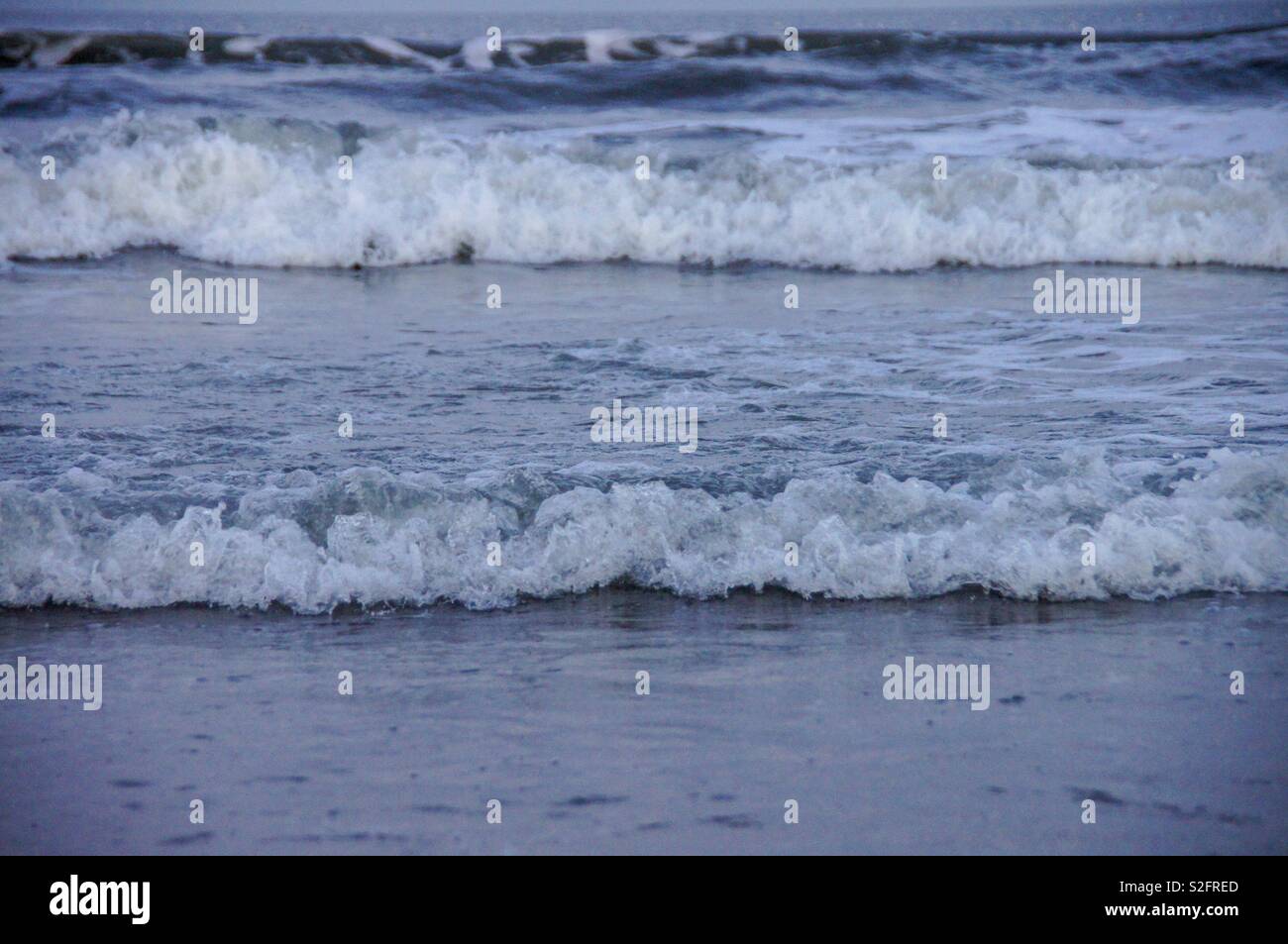 Rolling Waves High Resolution Stock Photography and Images - Alamy