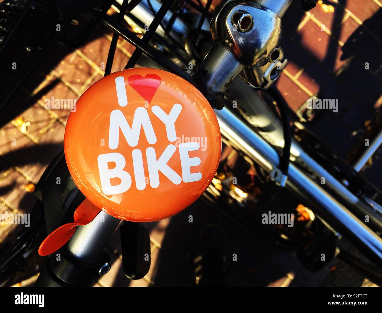 Bike warning bell hi-res stock photography and images - Alamy