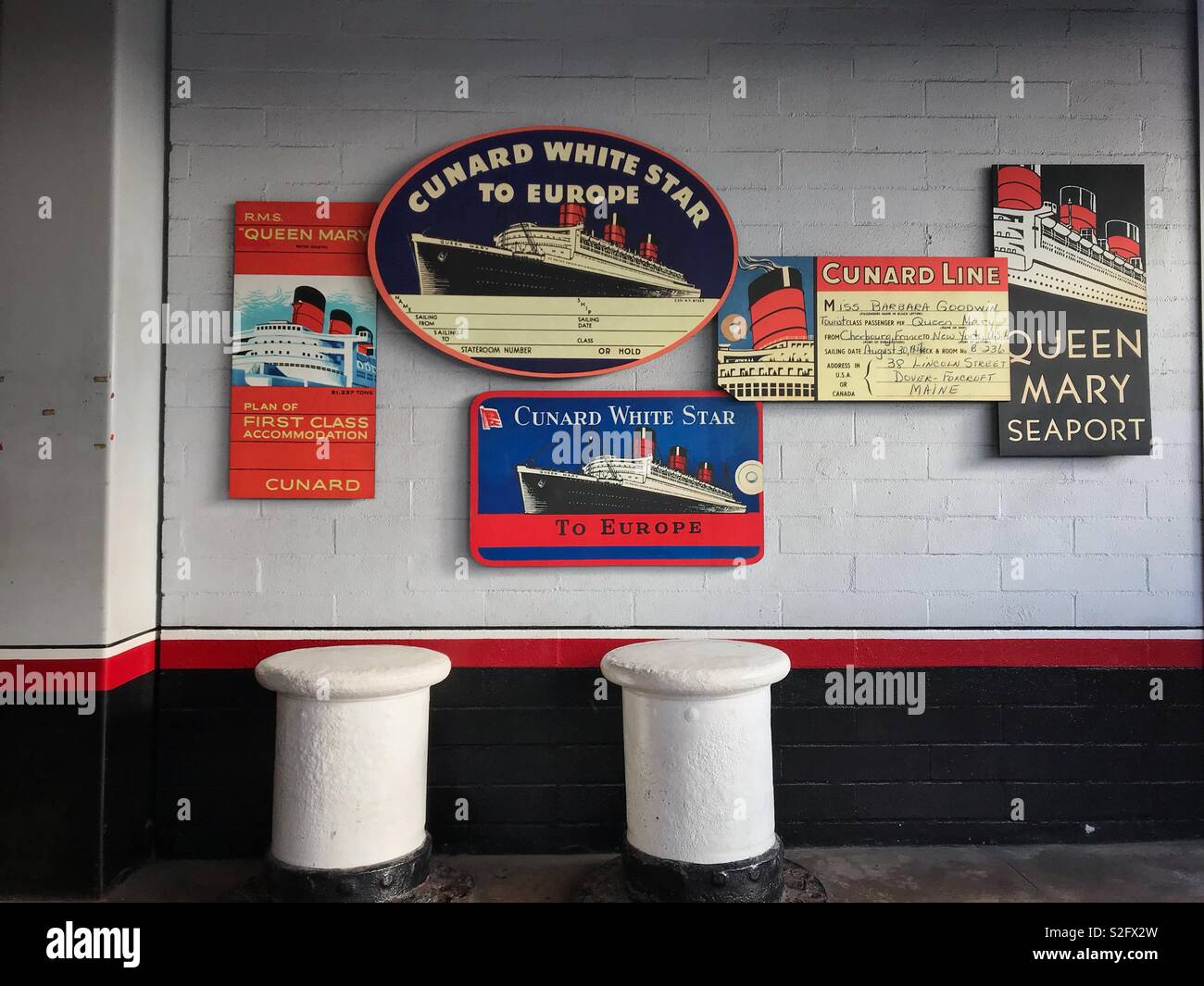 Old advertising posters hi-res stock photography and images - Alamy