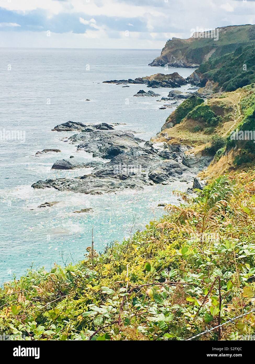 Cornwall rock pools hi-res stock photography and images - Alamy