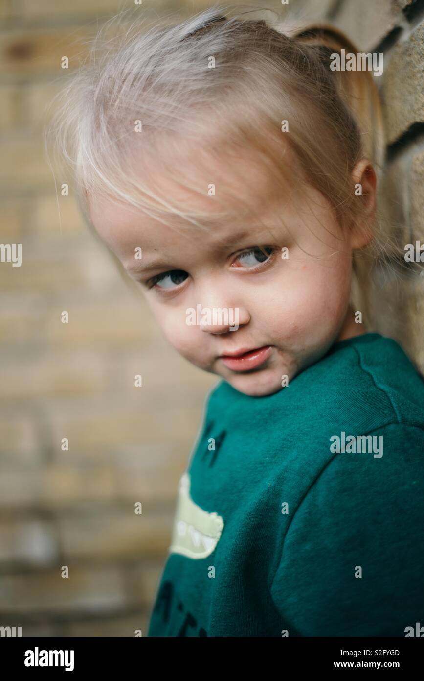 Thinking child hi-res stock photography and images - Alamy