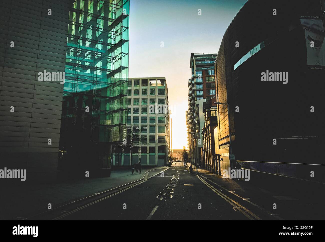 Empty city street hi-res stock photography and images - Alamy