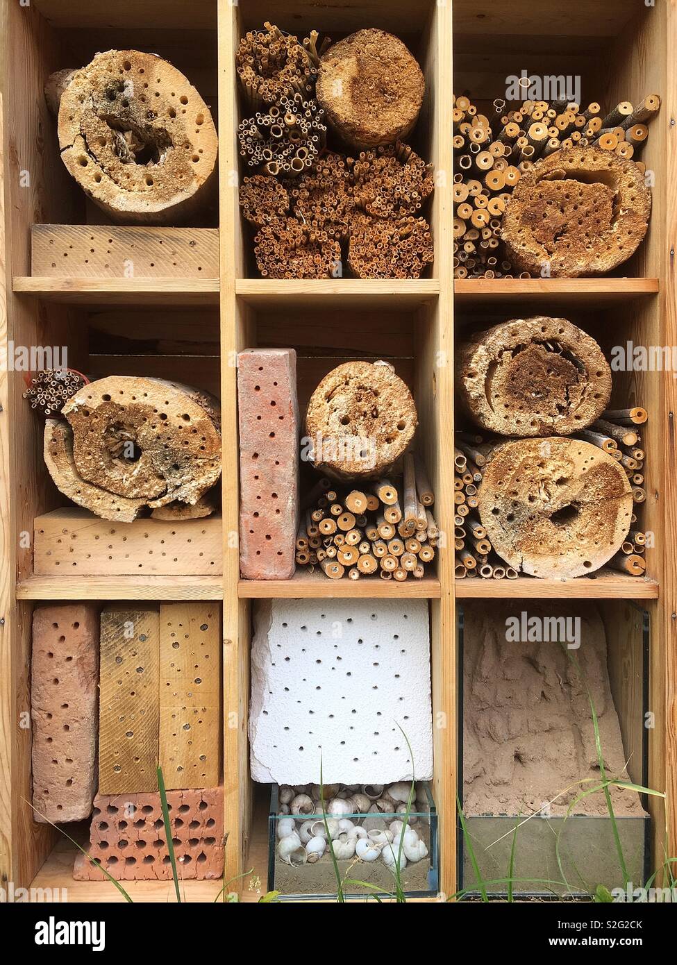 Friendly population hi-res stock photography and images - Alamy