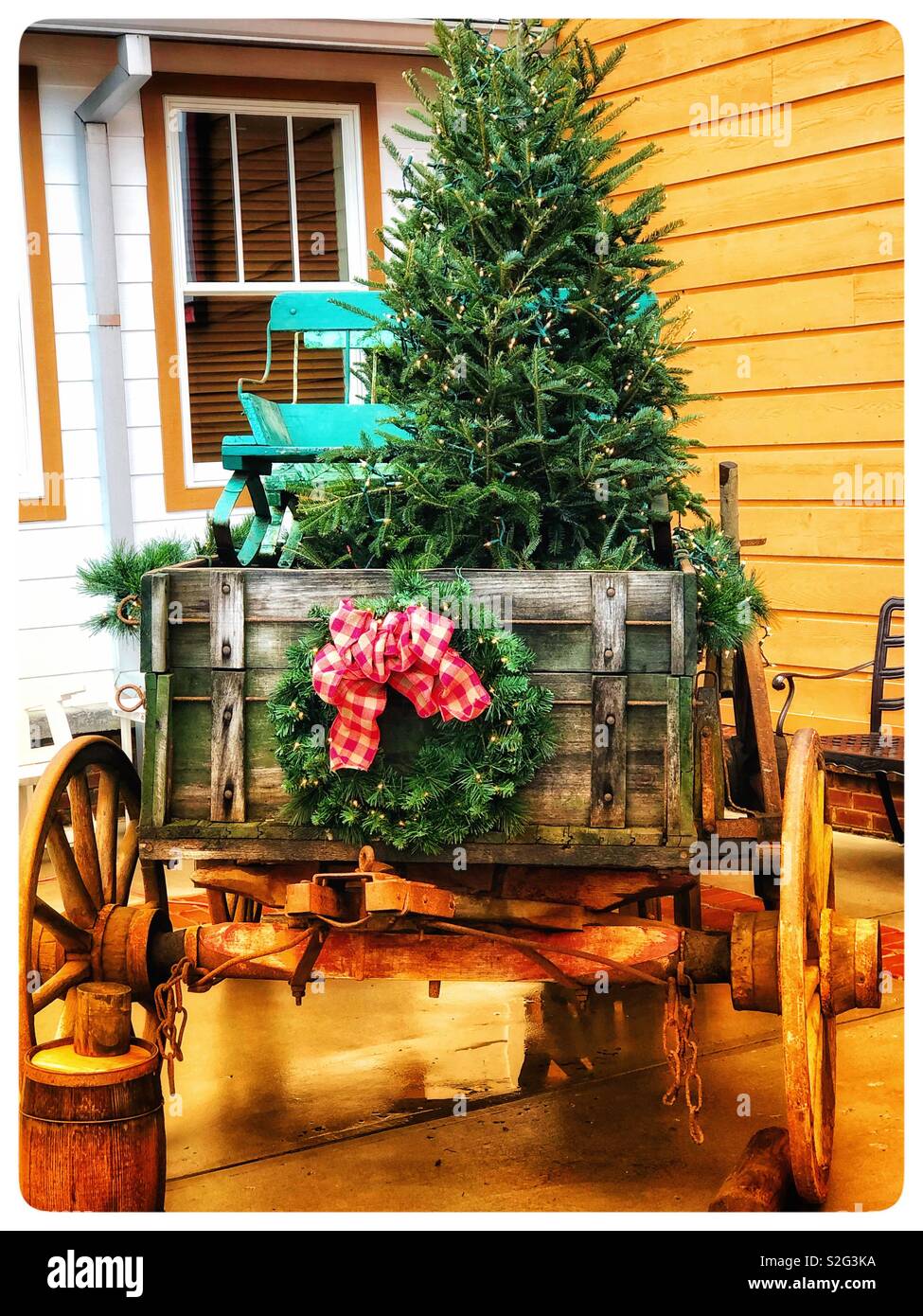 The christmas wagon hi-res stock photography and images - Alamy