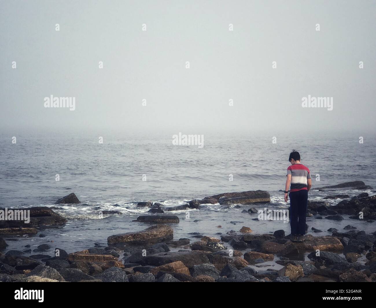 Fog surf rocks hi-res stock photography and images - Alamy