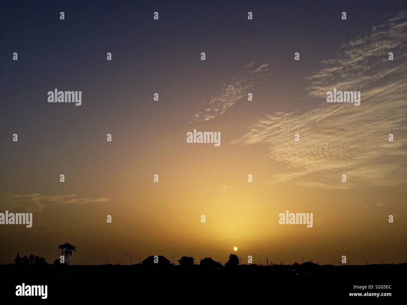 Clean sunset hi-res stock photography and images - Alamy