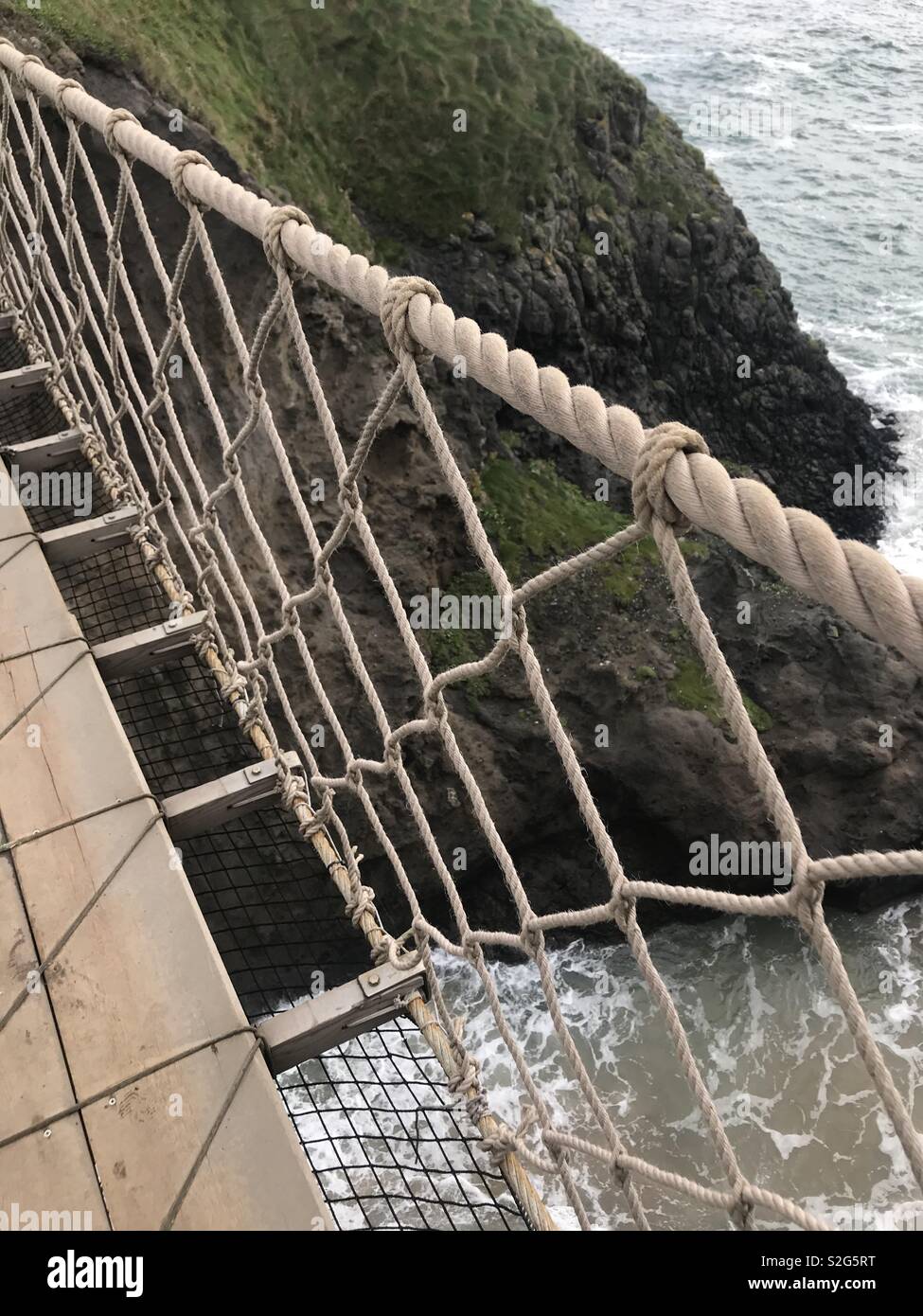 Carrickarede rope bridge hi-res stock photography and images - Alamy