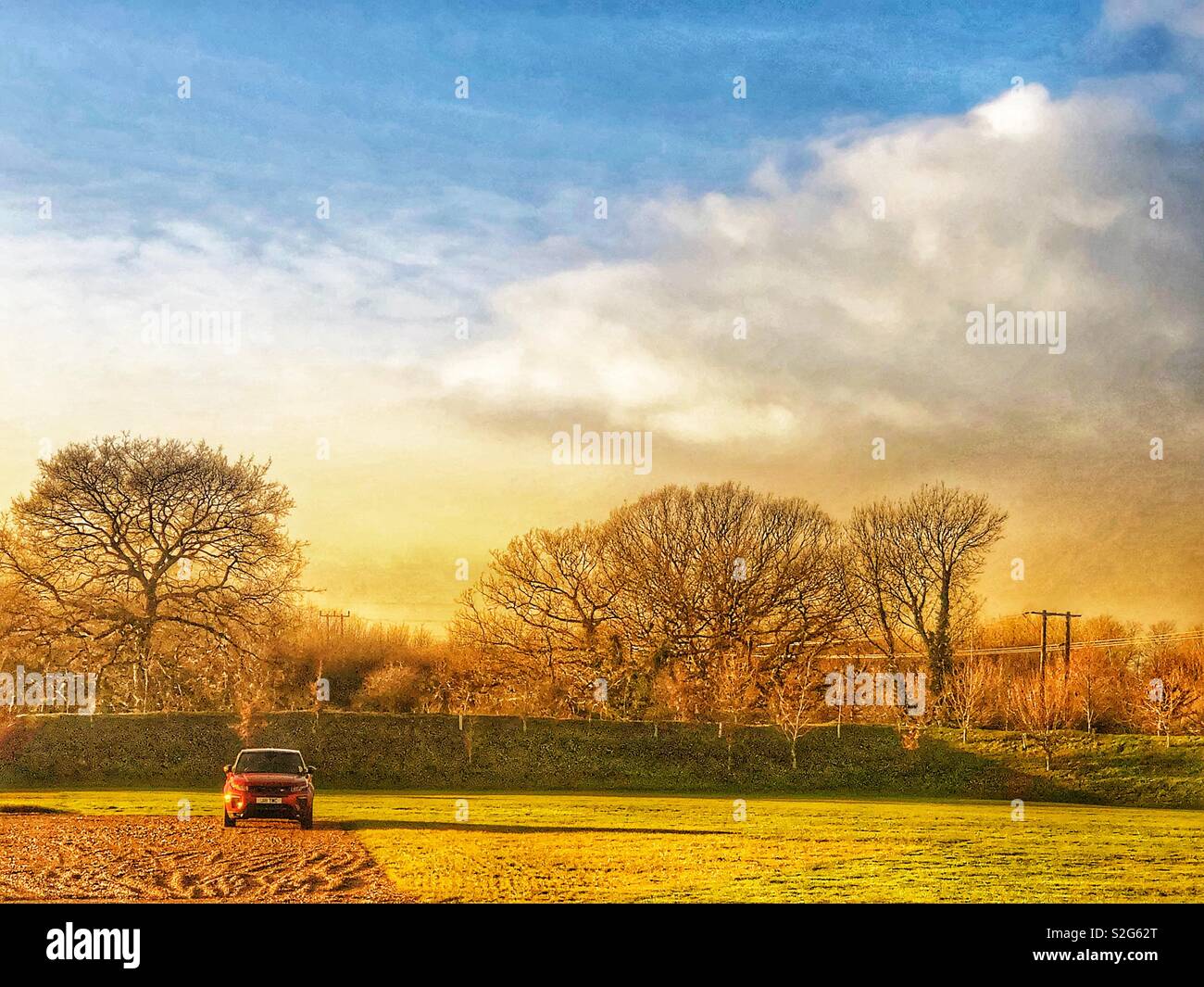 Lonely car hi-res stock photography and images - Alamy