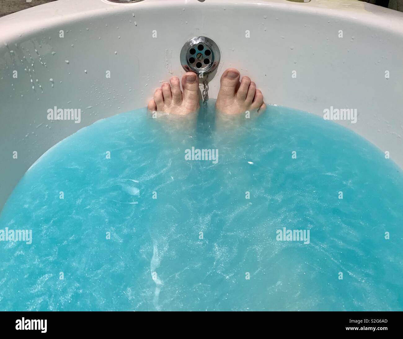 Bath bomb water hi-res stock photography and images - Alamy