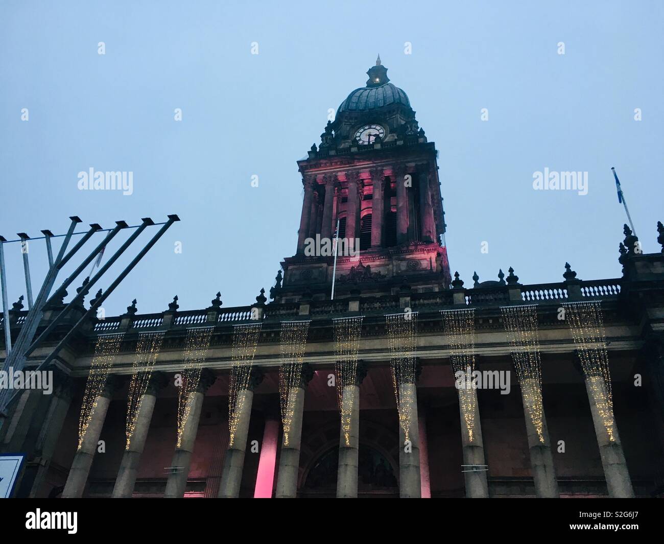 Leeds city hall hi-res stock photography and images - Alamy