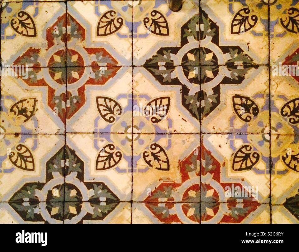 Patterned tiles hi-res stock photography and images - Alamy