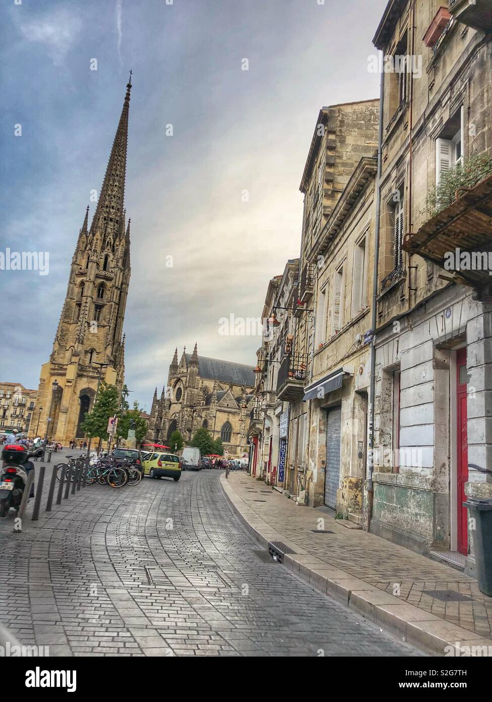 A city street in Bordeaux, France Stock Photo - Alamy