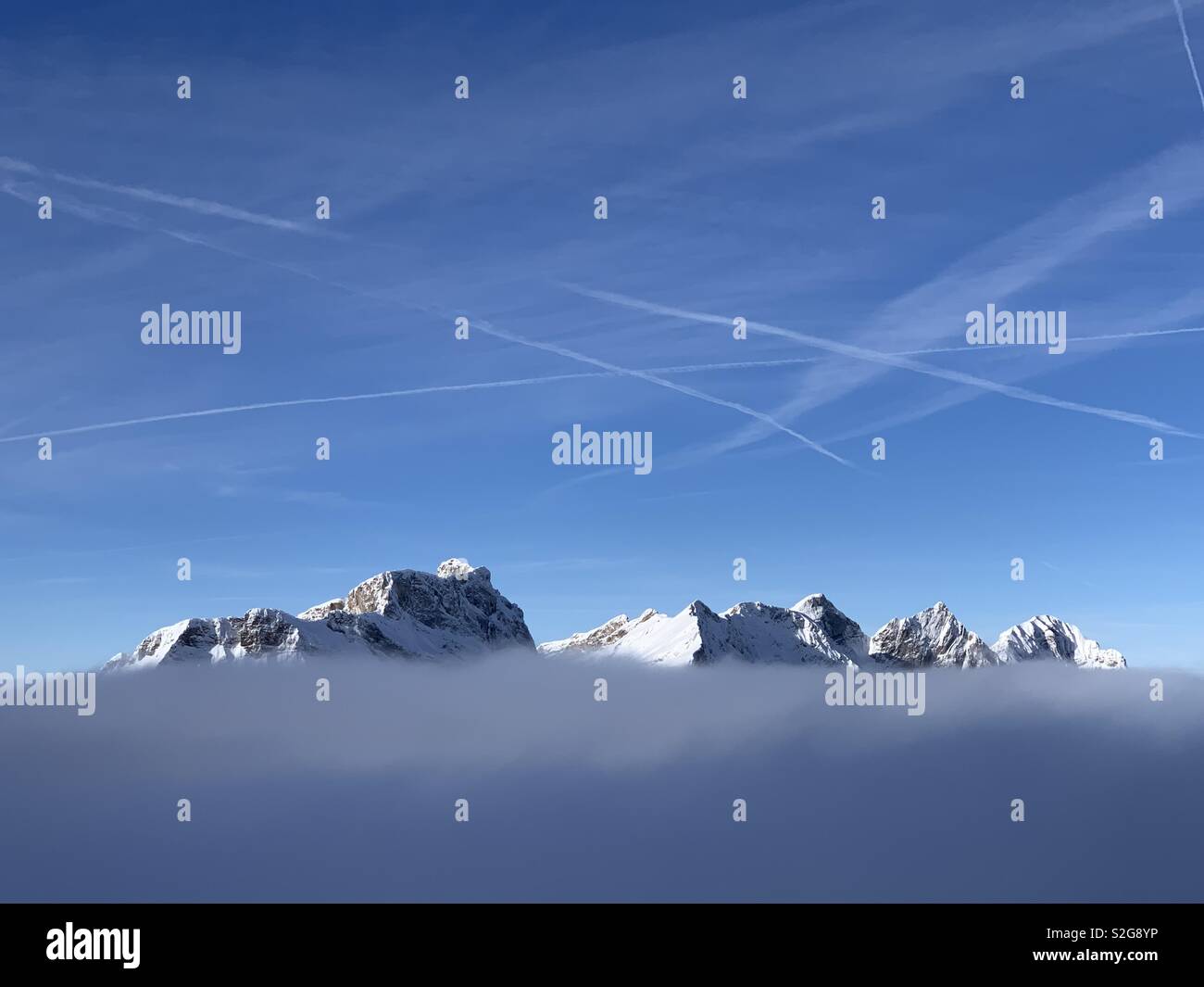 Peaking above the clouds hi-res stock photography and images - Alamy