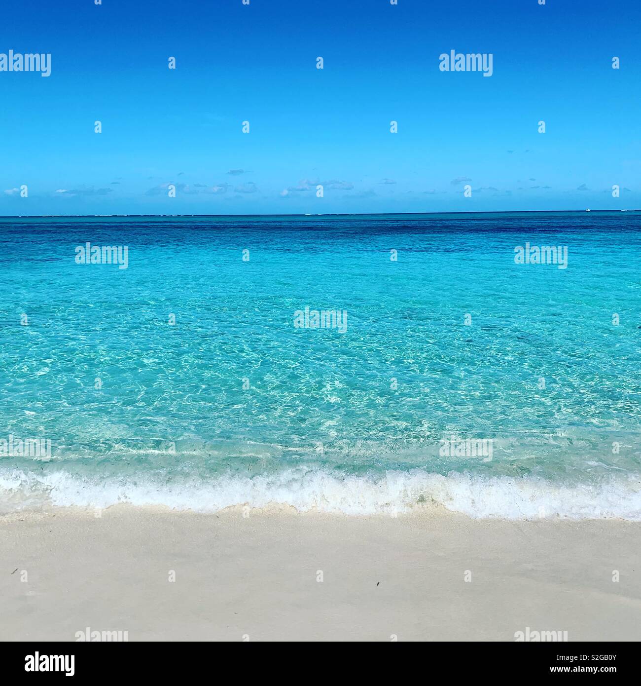 True beach hi-res stock photography and images - Alamy