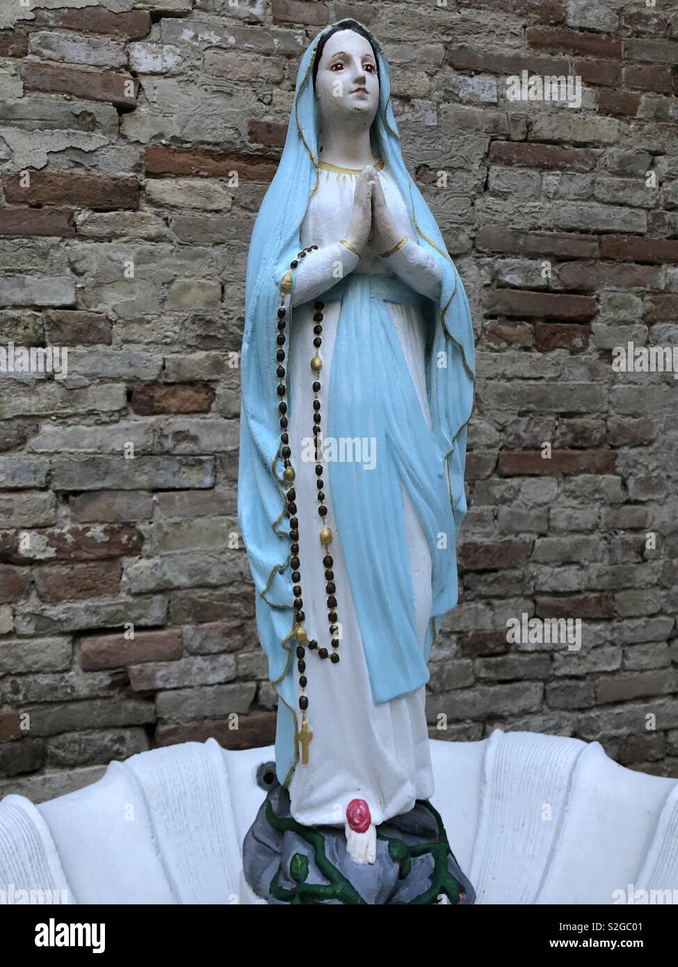 Madonna symbol hi-res stock photography and images - Alamy