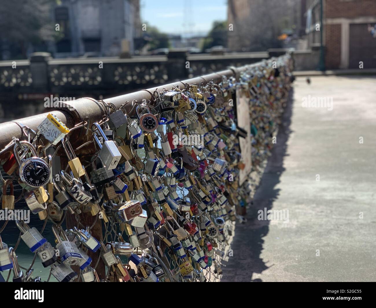 Love bridge hi-res stock photography and images - Alamy