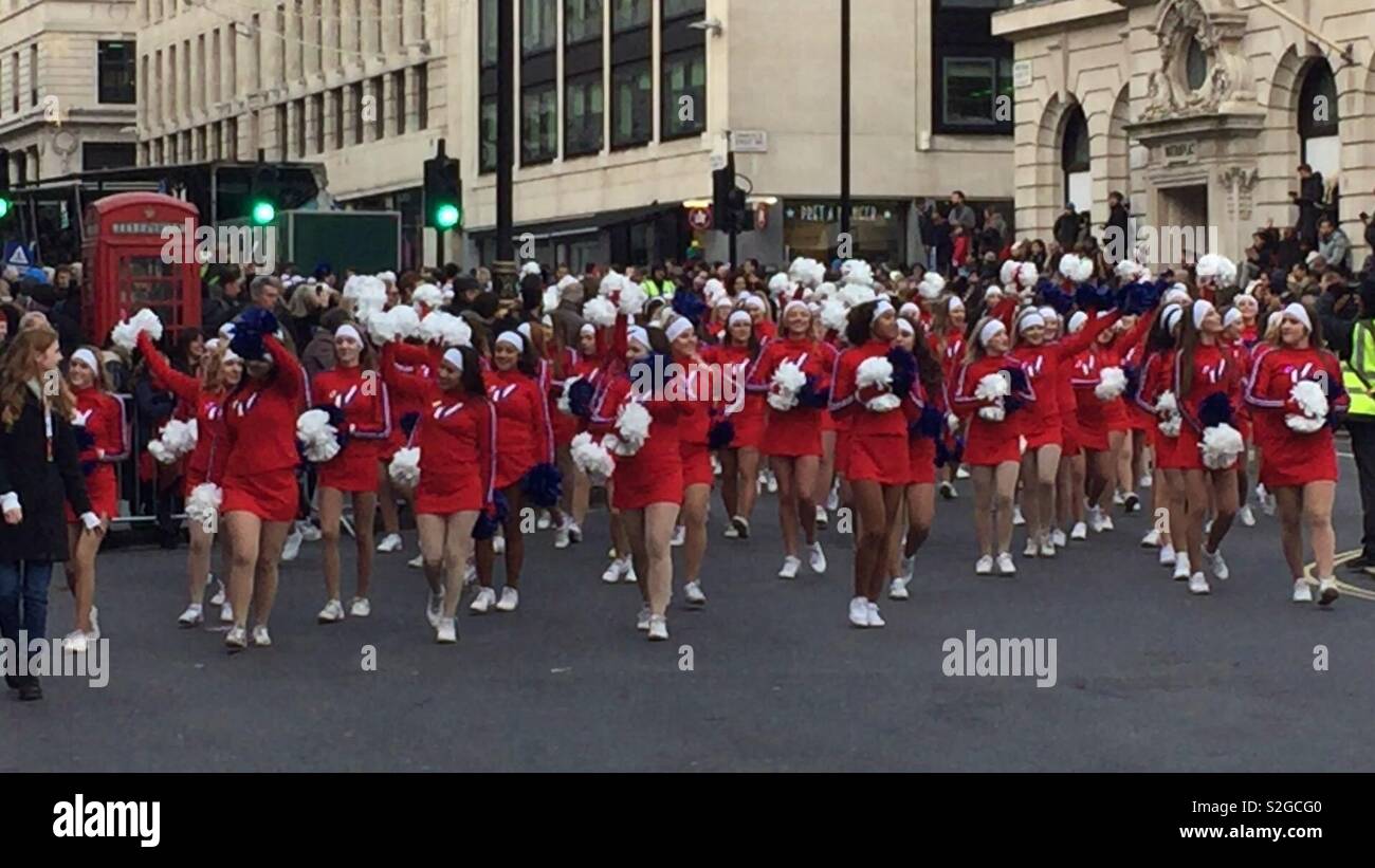 Ucla cheerleaders hi-res stock photography and images - Alamy
