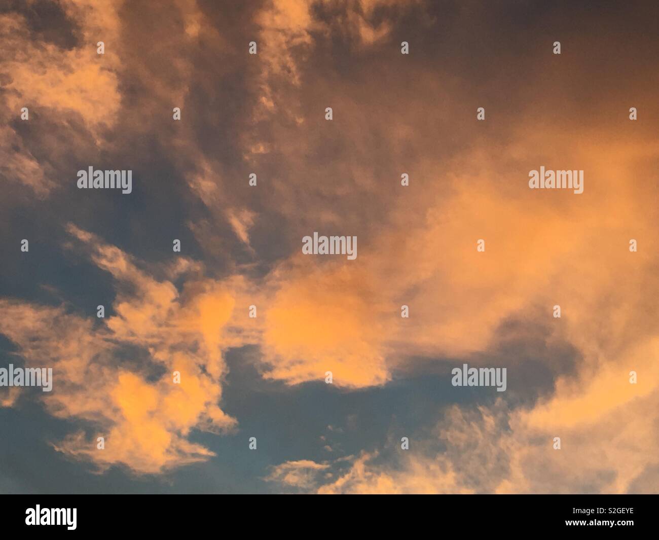 Golden clouds hi-res stock photography and images - Alamy
