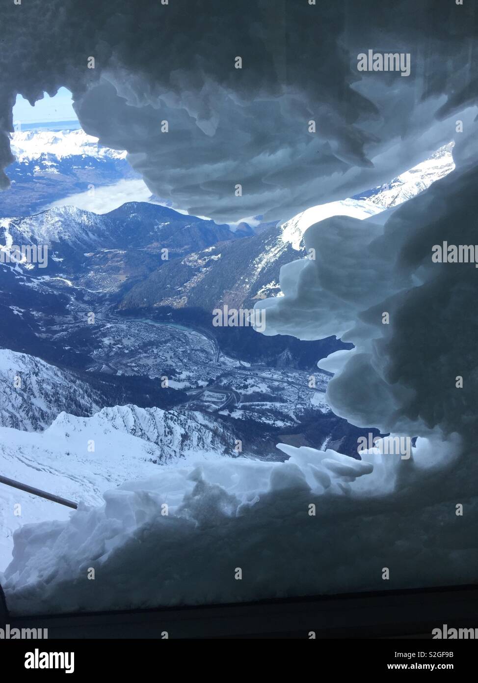 Chamonix snow village hi-res stock photography and images - Alamy