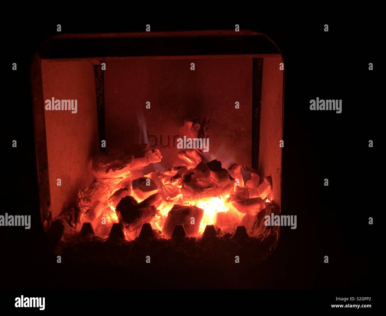 Glow of fire hi-res stock photography and images - Alamy