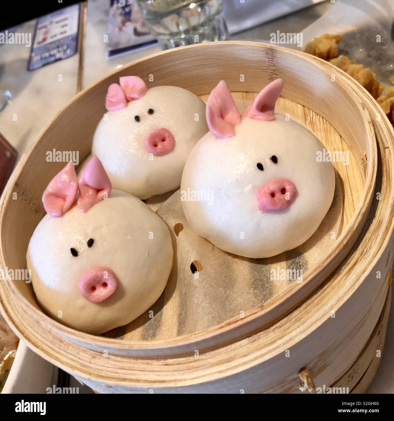 Bbq pork buns hi-res stock photography and images - Alamy