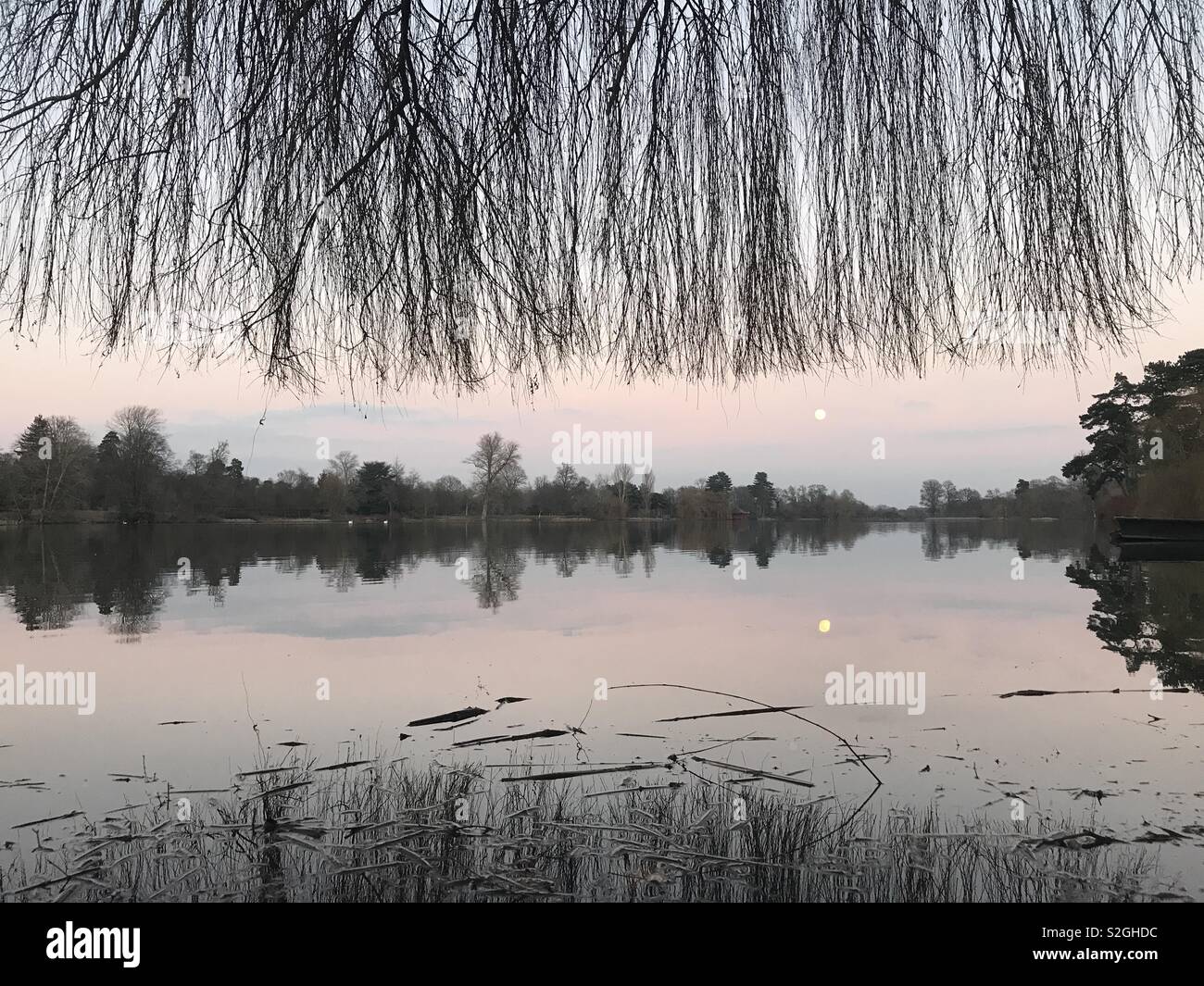 Moon water reflect hi-res stock photography and images - Alamy