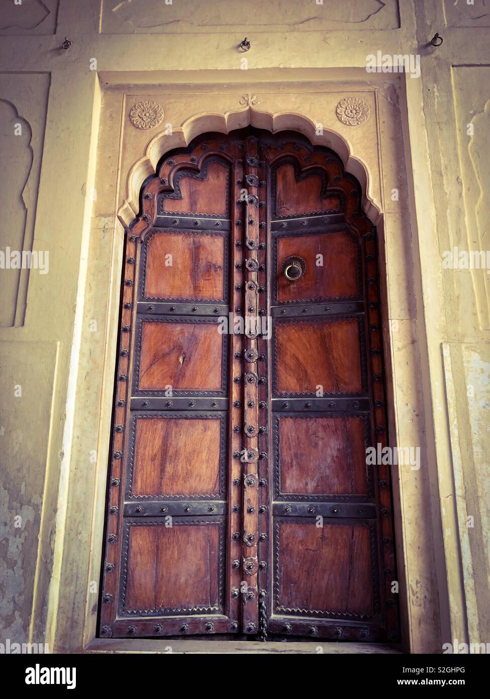 An ancient door Stock Photo - Alamy