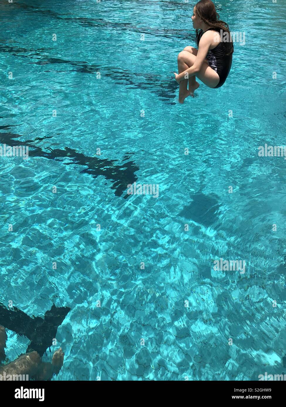 Diving into a swimming pool hi-res stock photography and images - Alamy