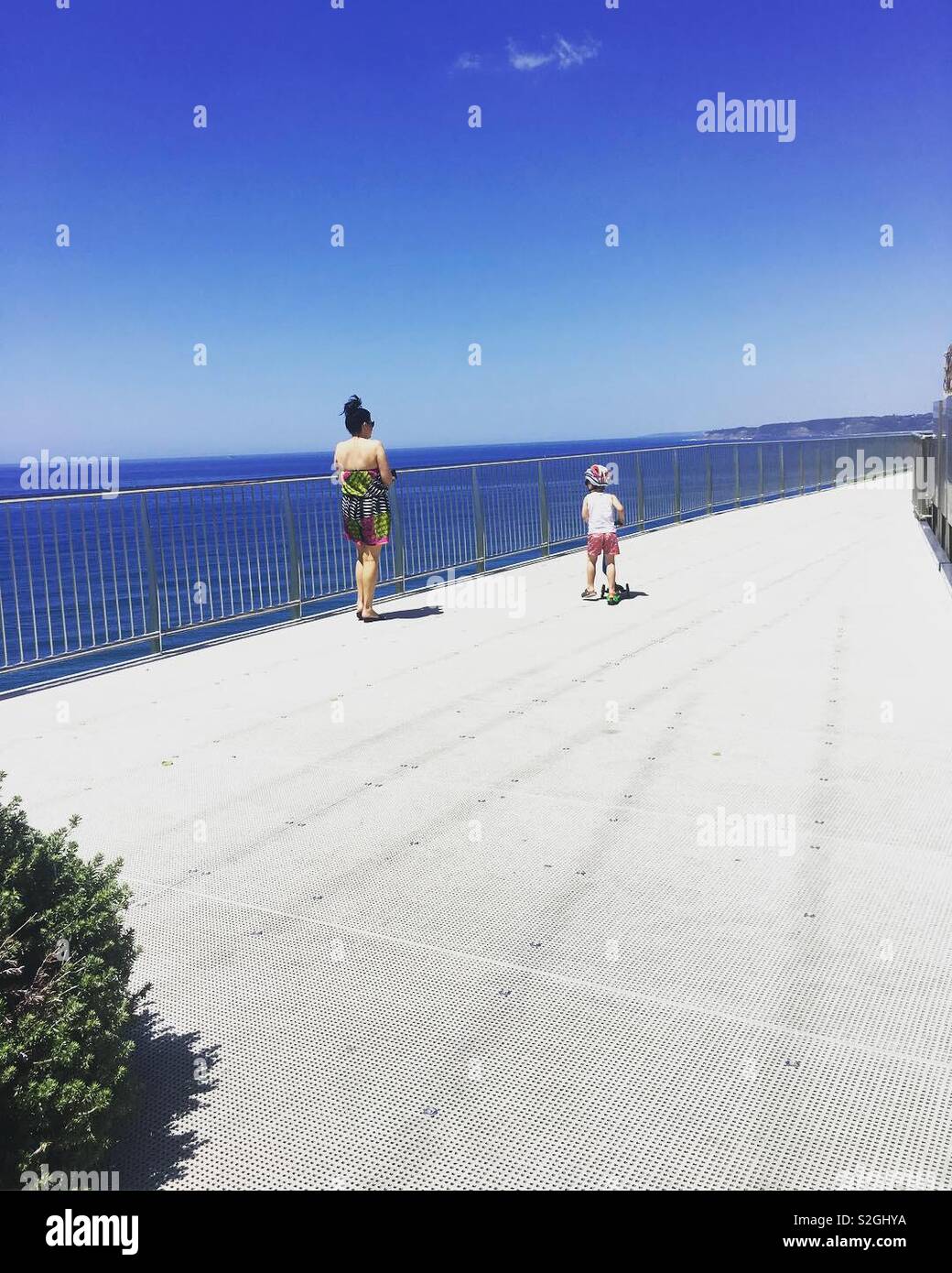 Walk and view hi-res stock photography and images - Alamy