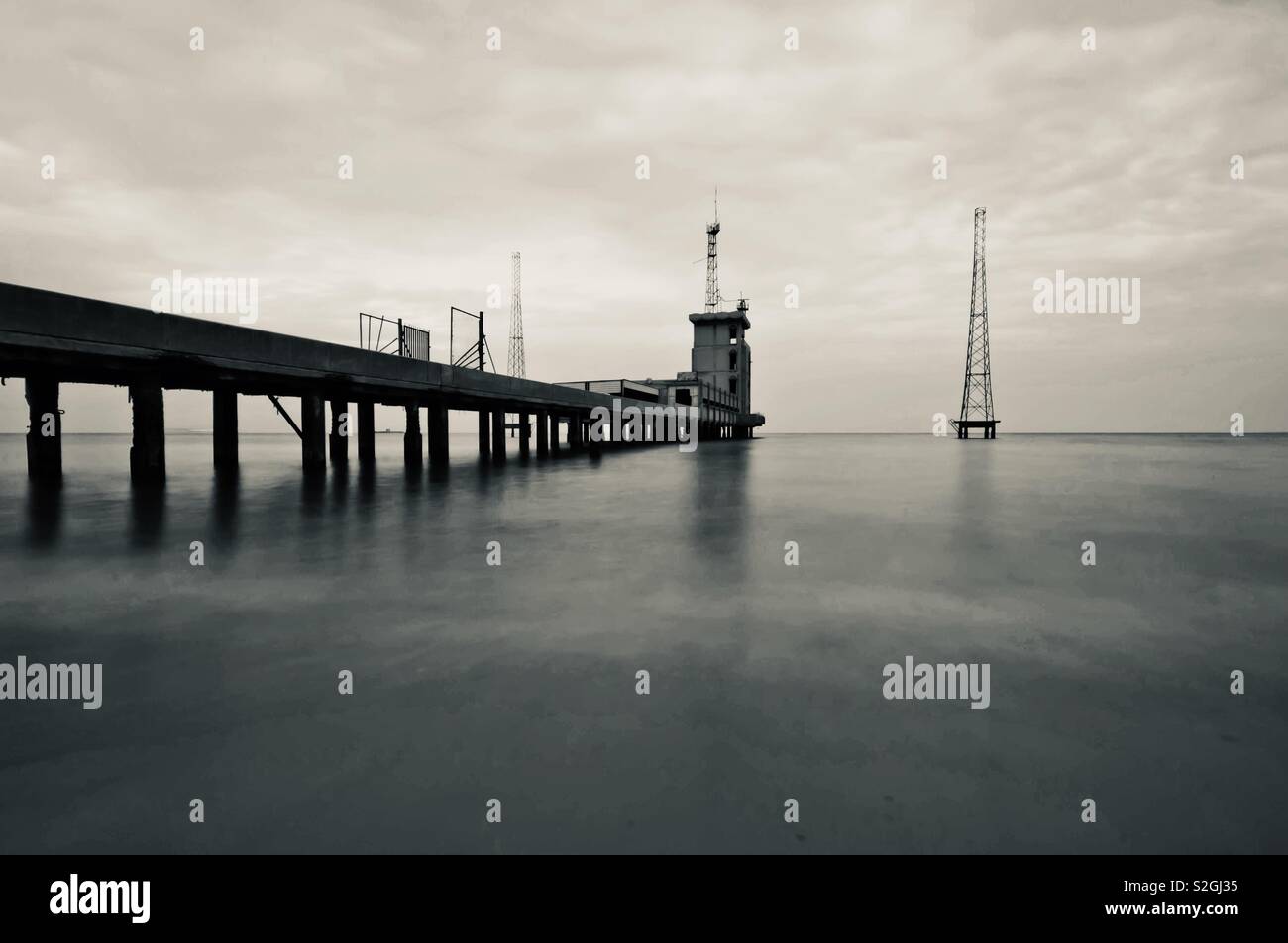 Silhouette of kuwait hi-res stock photography and images - Alamy