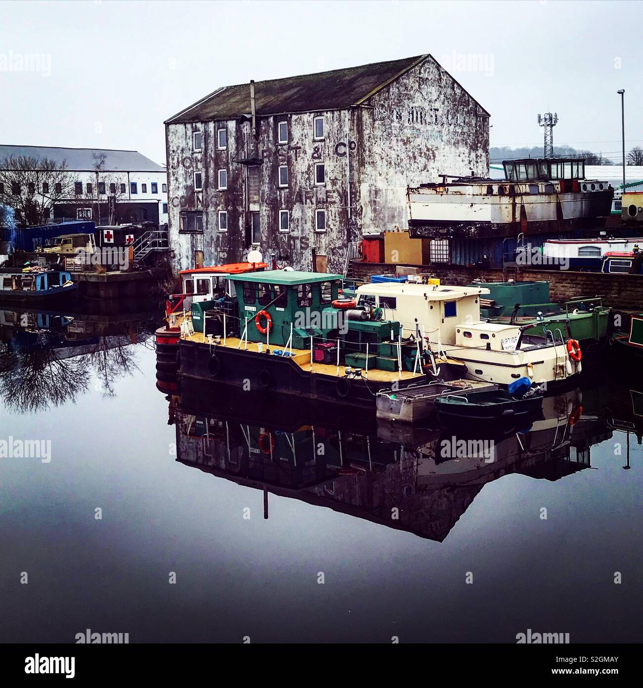 Riverside warehouse hi-res stock photography and images - Alamy