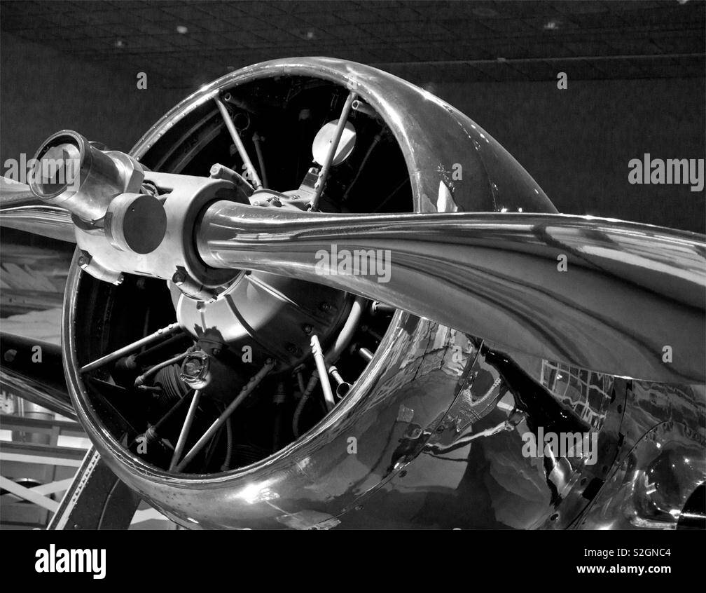 Silver flight hi-res stock photography and images - Alamy