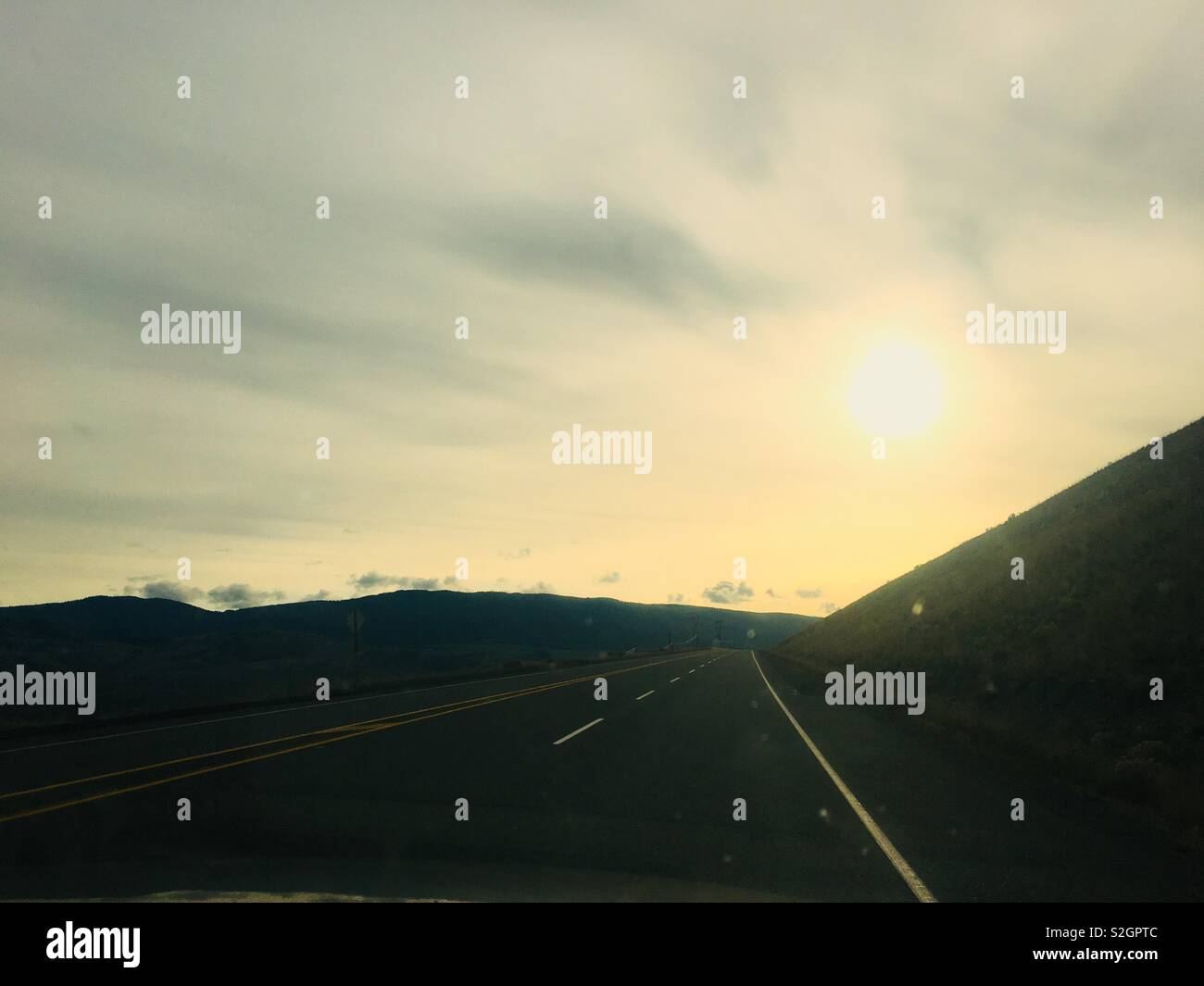 Highway free hi-res stock photography and images - Alamy