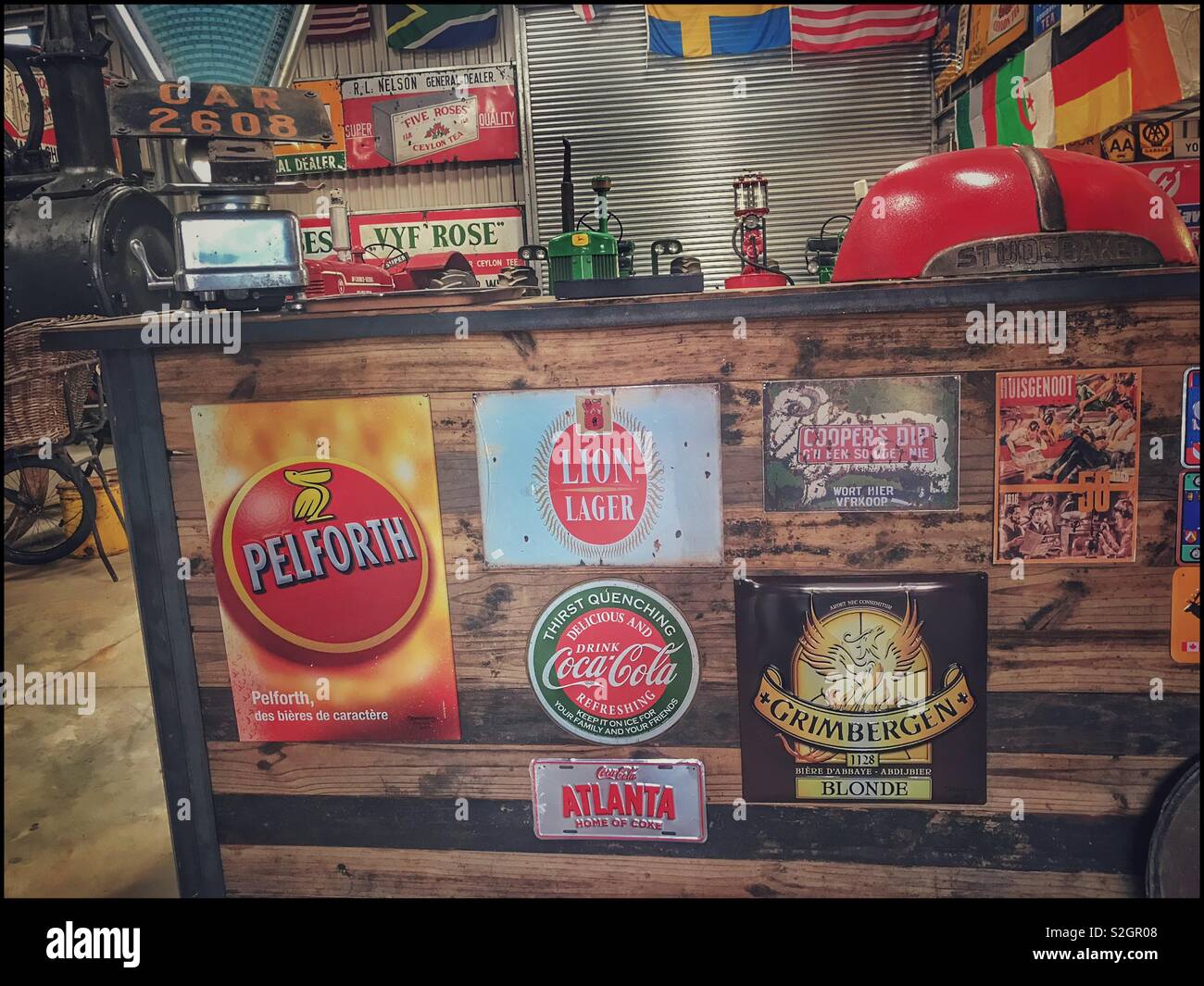 Vintage signs and collectibles at Toeka Stoor in Windmeul near Paarl ...