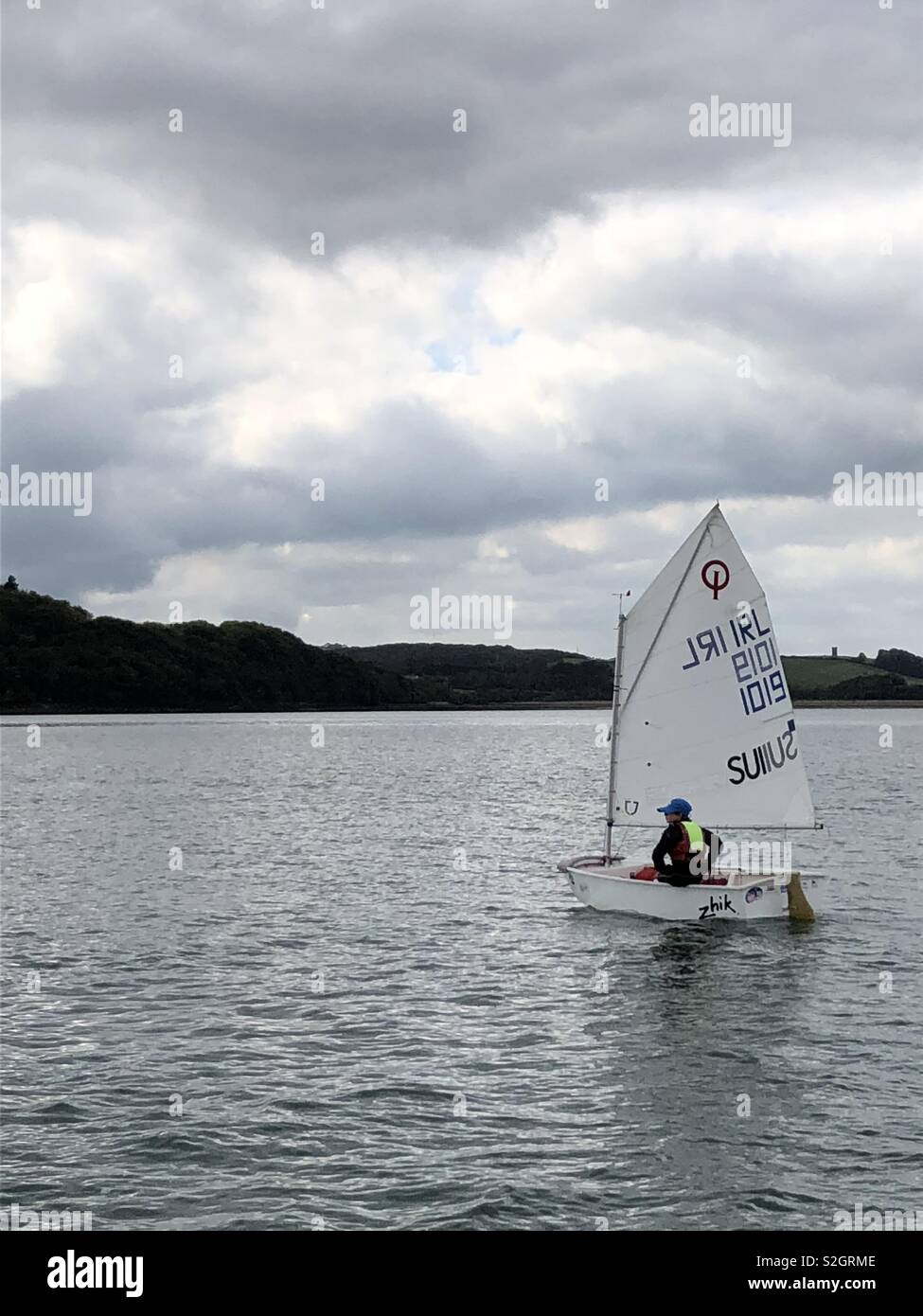 Optimist sailing dinghy hi-res stock photography and images - Alamy