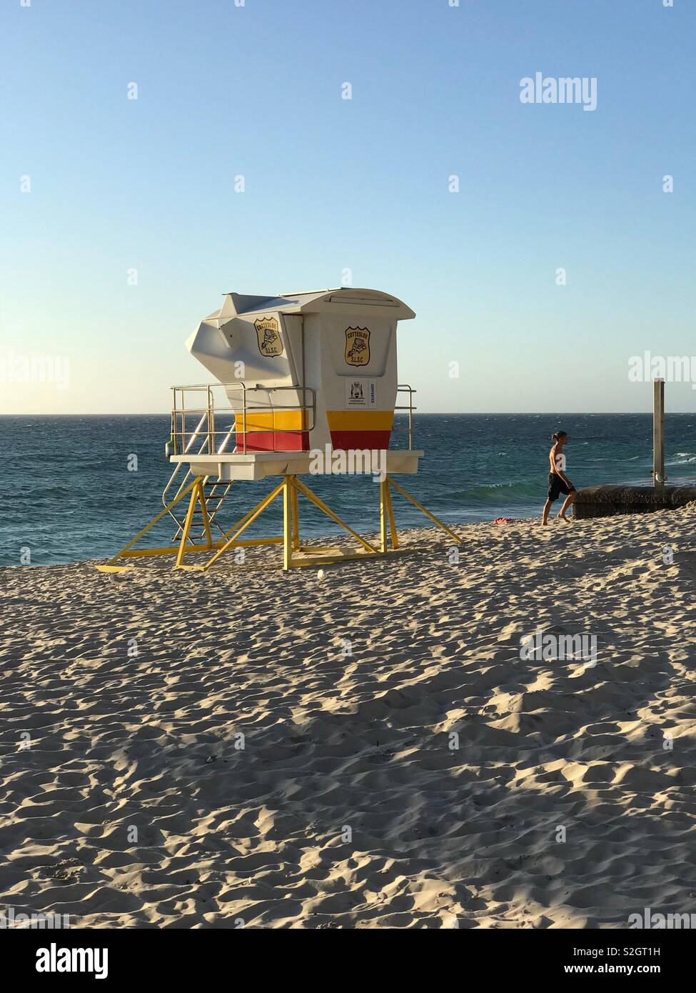Lifeguard station on beach hi-res stock photography and images - Alamy