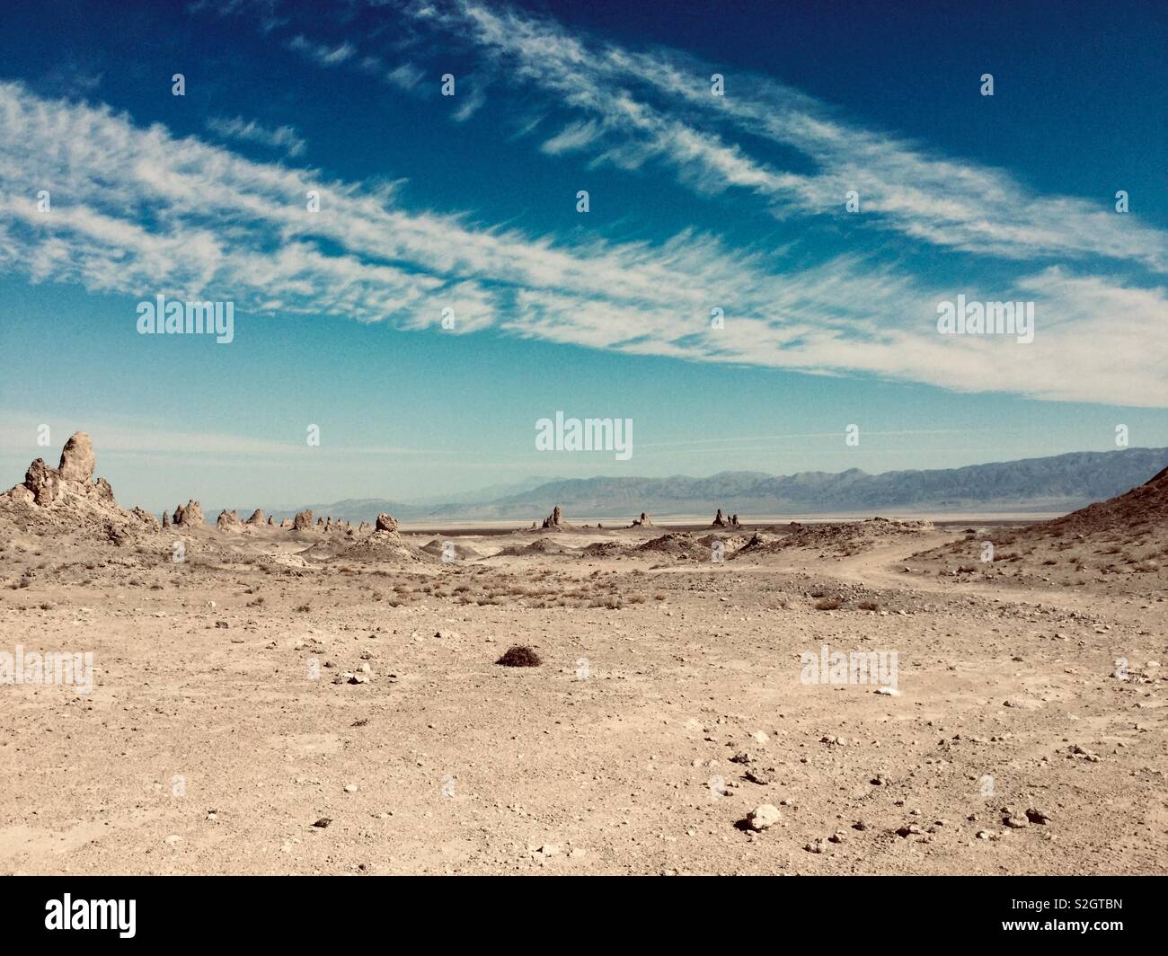 Hot and dry desert hi-res stock photography and images - Alamy