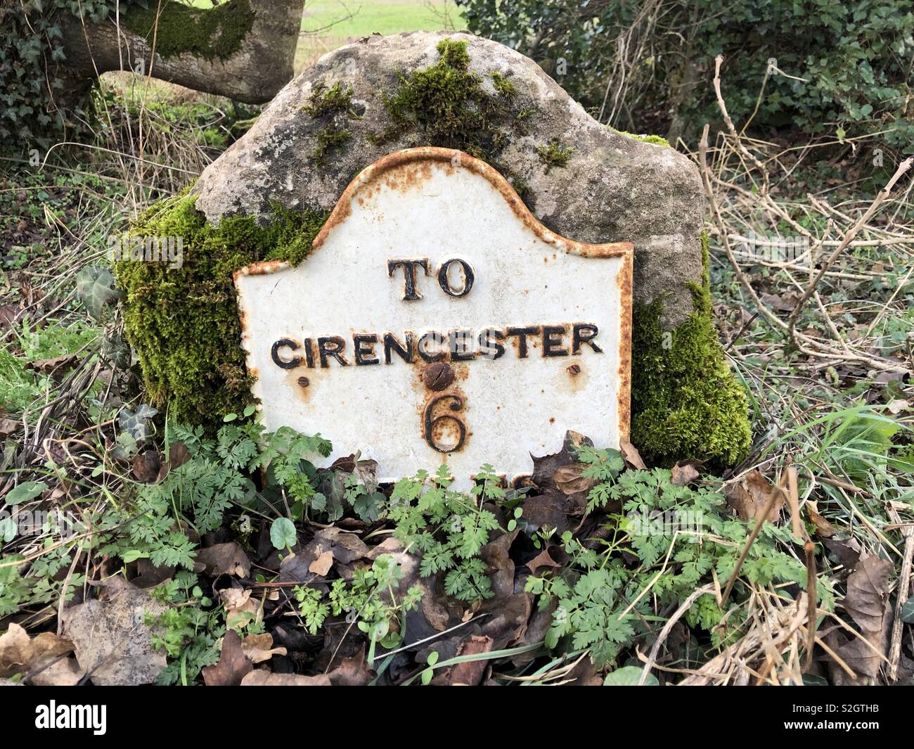 Cast iron mile stone hi-res stock photography and images - Alamy