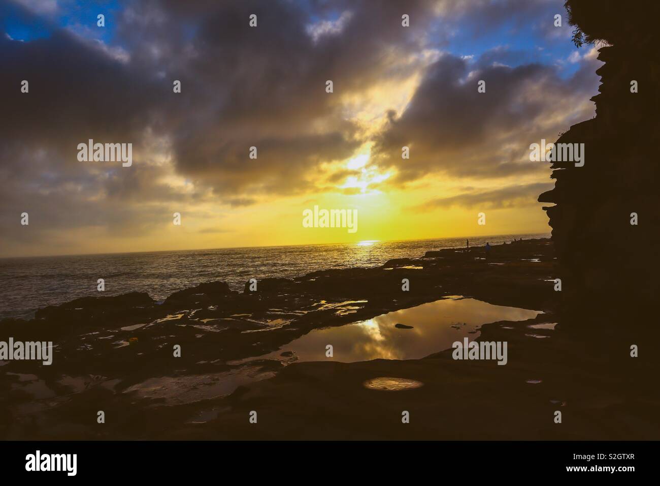 Sunrise avoca beach hi-res stock photography and images - Alamy